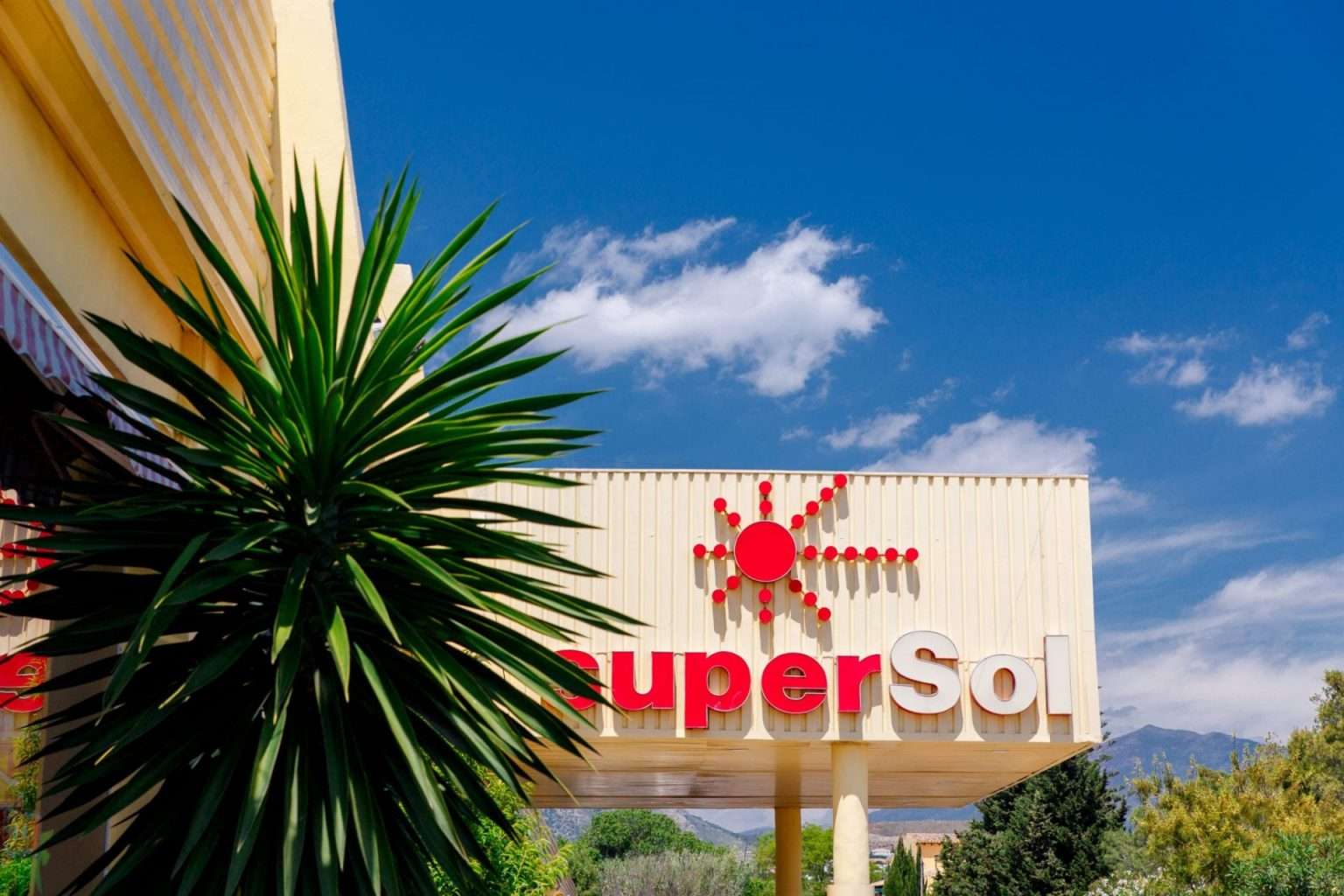 Maxima Group venderá todo el negocio de Supersol y prepara su salida de ...